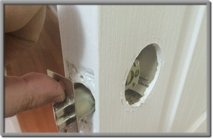 How To Install Door Handle | Melbourne's Expert Door Repairs - Myreno