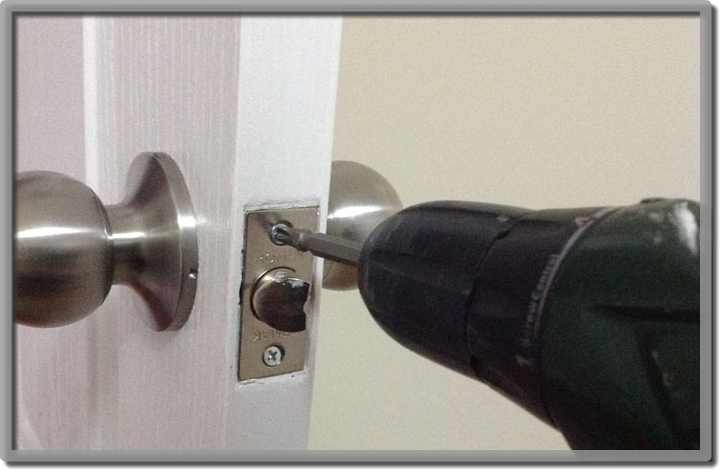 How To Repalce Door Handle | Melbourne's Expert Door Repairs - Myreno